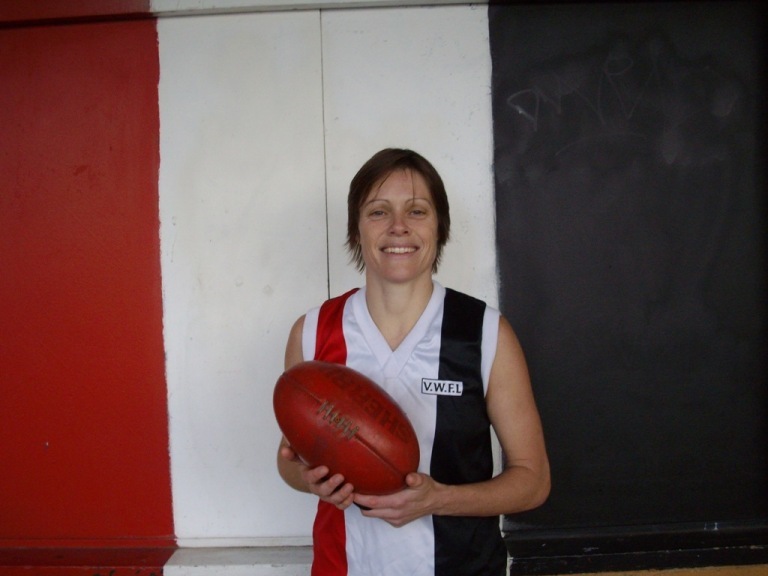 ST KILDA SHARKS STALWART ANNA CARRUTHERS PLAYS GAME 150 - Victorian ...