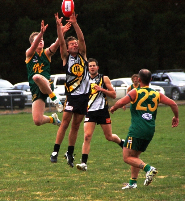 Lexton win exciting tussle with Navarre - Maryborough Castlemaine ...