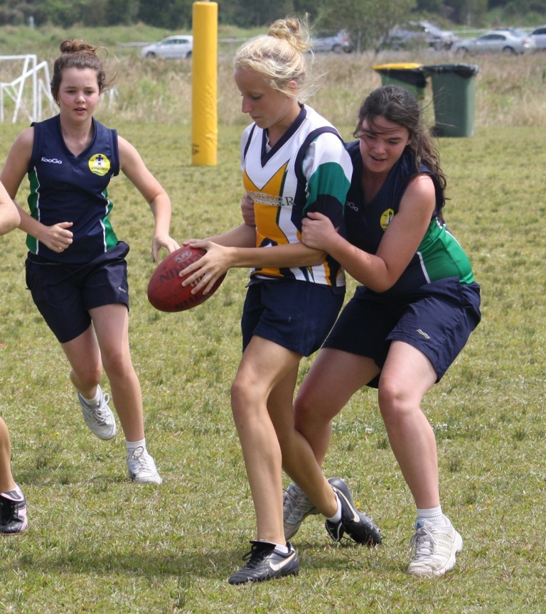 Youth girls footy heats up - AFL Sunshine Coast Juniors - GameDay