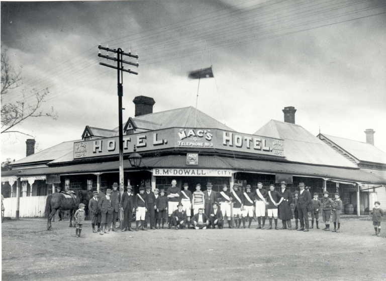 Melton Football Team 1918 - Melton Football Club Incorporated - GameDay